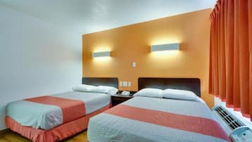Quarto Twin | Secretária, Wi-fi grátis, roupa de cama fornecida