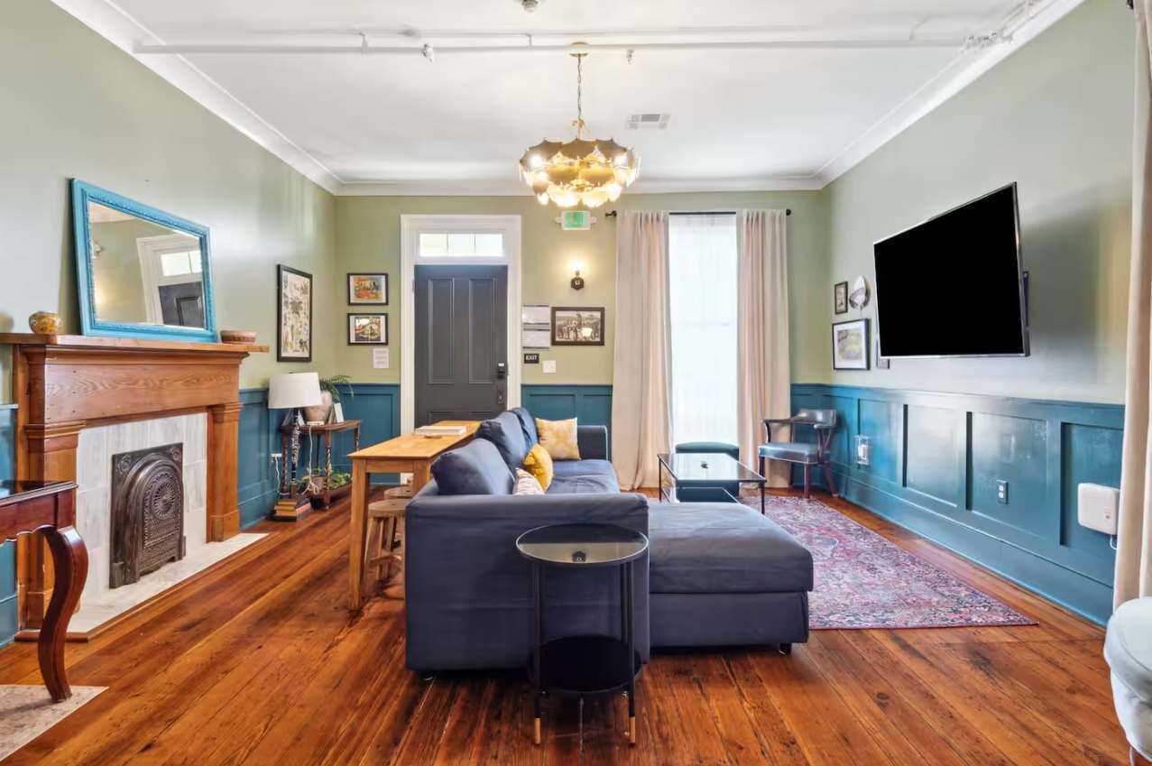 Stylish Group Stay, 2 Units W/award-winning Design - Louisiana