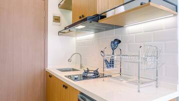 Estúdio Standard, 1 quarto (Apartment) | Cozinha privada | Um frigorífico, uma panela elétrica de arroz