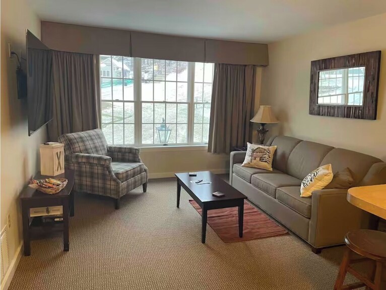 Family-friendly Mountain Retreat At Jiminy Peak, Ski On/off, Fitness, Pool\n\n - Pittsfield, MA