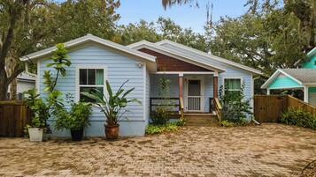 Casa (Multiple Bedrooms) | Parte interna