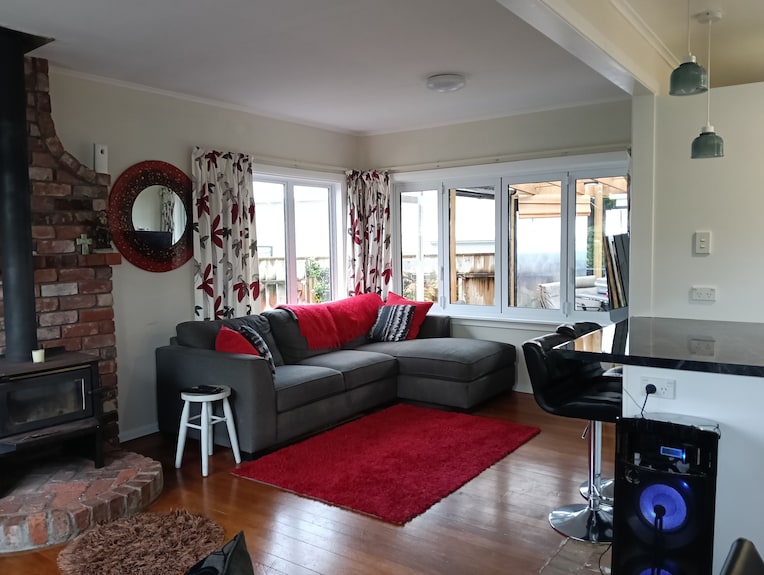 Private Sunny Home, Easy Walk To Pukekura Park, City And Walkways - Nieuw-Zeeland