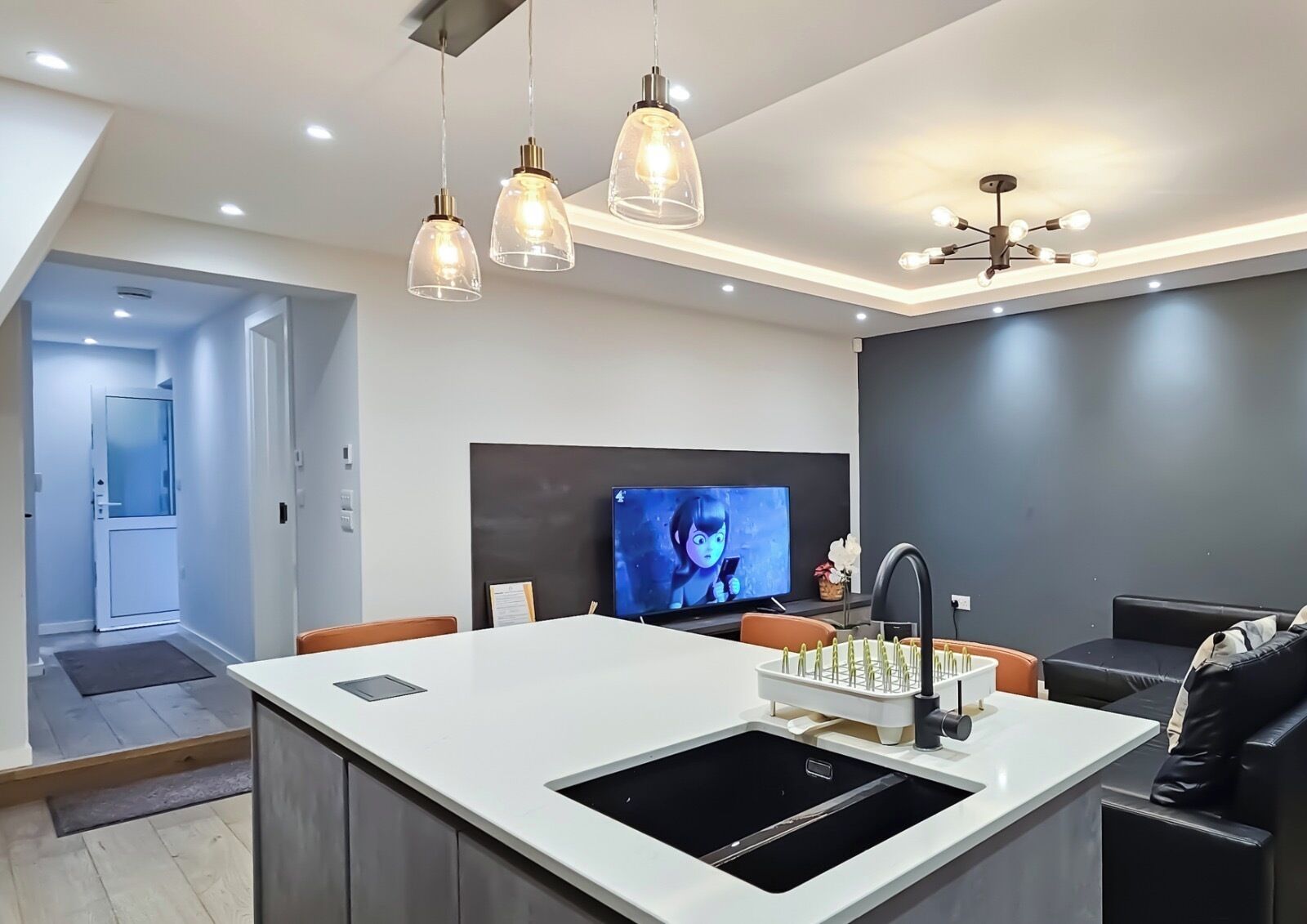 Cosy 1-bedroom Flat In Paddington With Secured Parking & Close To The Station - 얼 코트