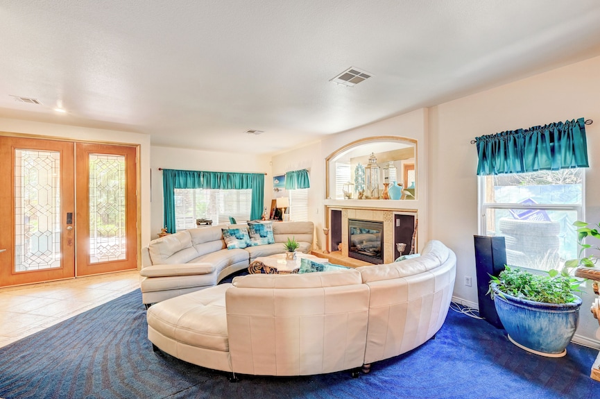 Outdoor Oasis Retreat 10-bedroom Sleeps 22, Sports,amenities, Arcade, Sauna, Spa - Las Vegas