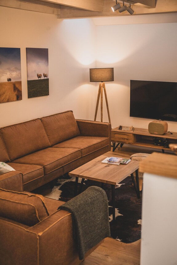 "Sünja" A Small Oasis In The Listed Gulfof In Rysum - Delfzijl