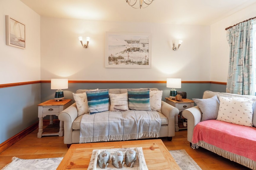 Dog-friendly Cottage In Charming Village, With Country Walks And Close To Coast - Cromer