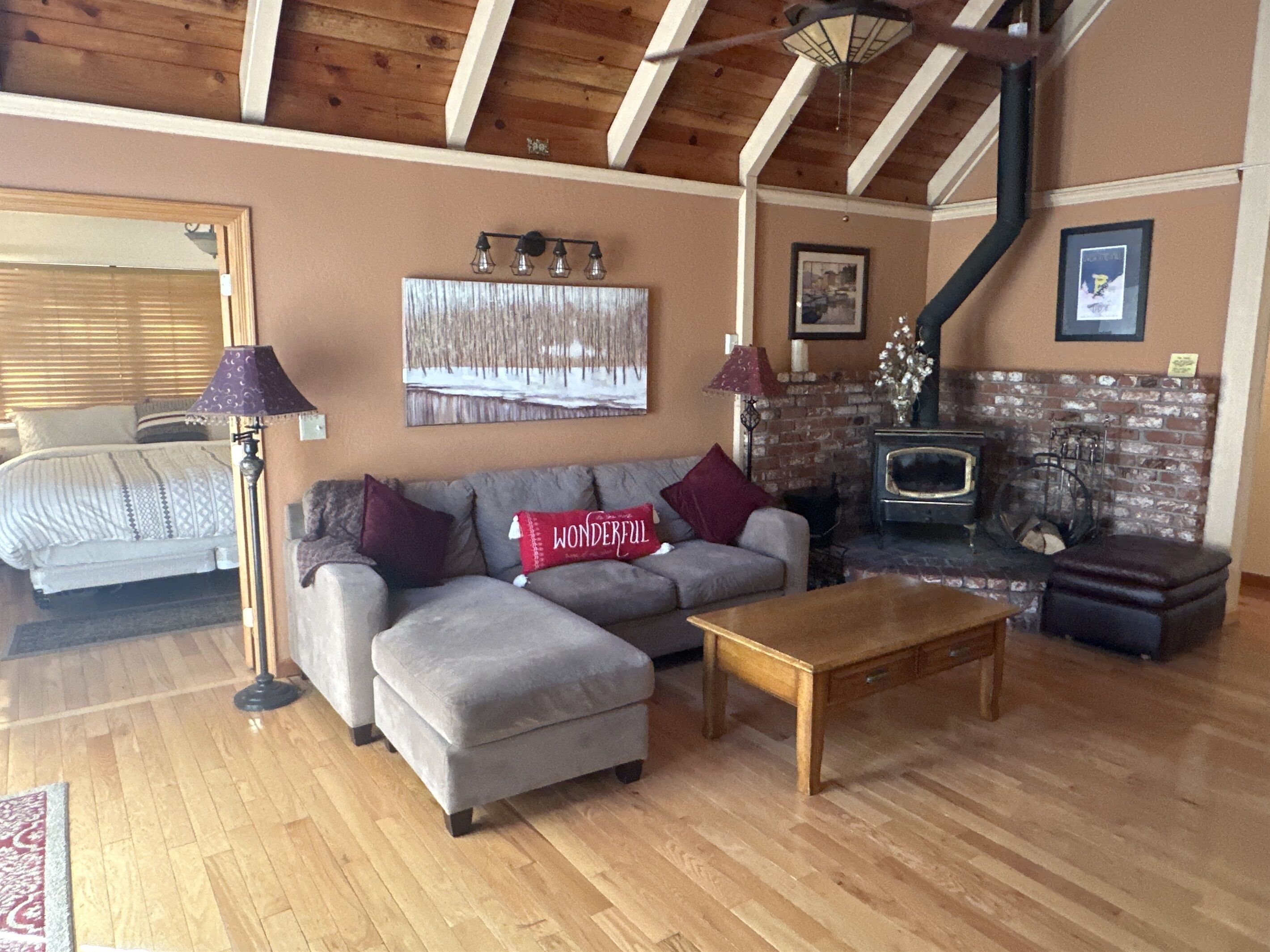 Summit Estate Large Home With A Cottage. - Mount Shasta, CA