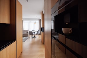 Apartamento Superior | Cozinha privada | Um frigorífico/congelador grande, um micro-ondas, um forno 