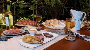 Comida e bebidas