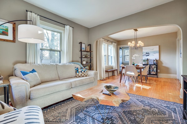 Walk To Beach + Lake Nokomis: Minneapolis Home! - Minneapolis, MN