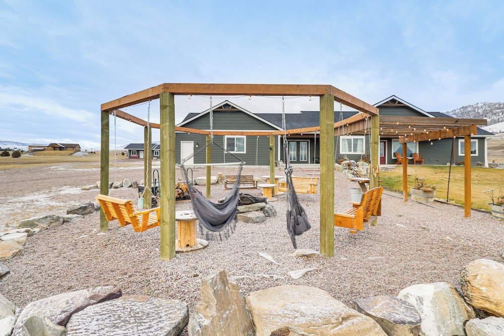 Starry Skies & Mtn Views: Family Retreat In Elmo - Montana