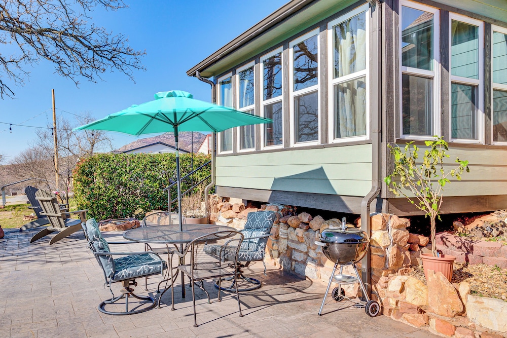 1/2 Mi To Lake Lawtonka: Mtn-view Haven! - Elgin, OK