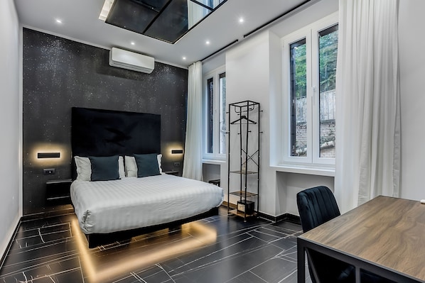 Quarto Duplo Deluxe | Minibar com produtos grátis, cofre no quarto 