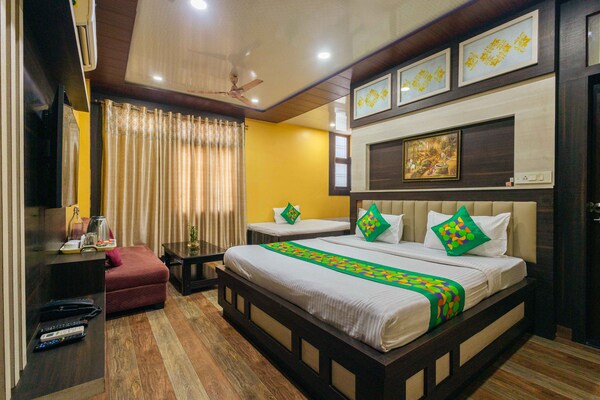 Treebo Saumendra Residency - Varanasi