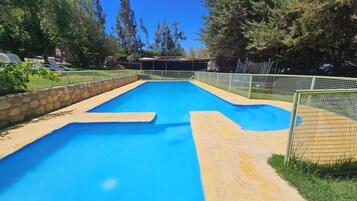 Piscina externa sazonal