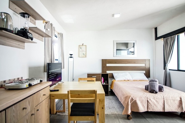 Loft Económico | 1 quarto, cortinas/cortinados opacos, ferro/tábua de engomar