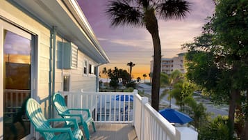 Casa, várias camas (Big Blue Beach House) | Terrenos do alojamento