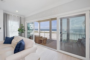 Casa, várias camas (White Sugar Sands) | Sala de estar