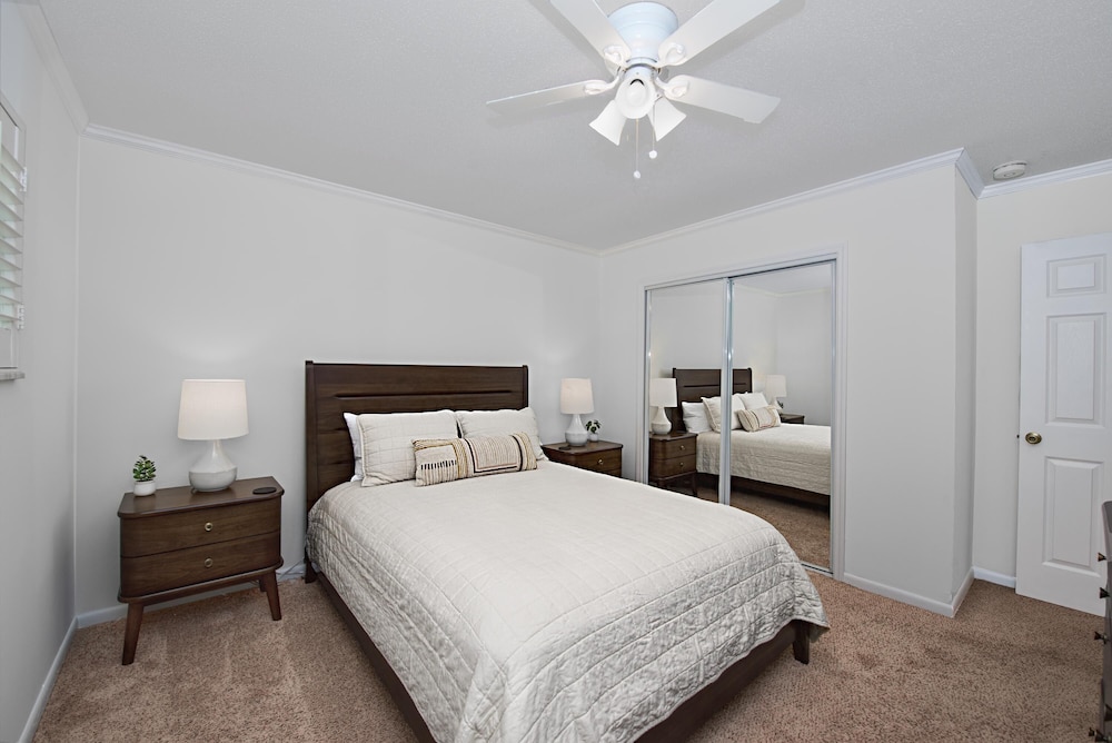 Beach Bungalow 2 - Fort Myers Beach, FL