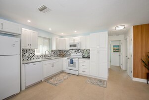 Casa, várias camas (Endless Tides 2) | Cozinha privada | Um forno, uma torradeira 