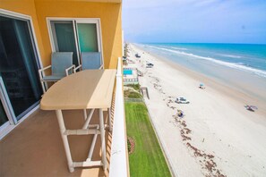 Apartamento em Condomínio Fechado, várias camas (Ponce de Leon Towers 703) | Terrenos do alojamento