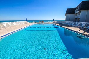 Condo, 1 cama King e sofá-cama (Surfside 107) | Piscina