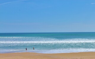 Condo, 1 cama Queen e sofá-cama (Flagler Suites 2) | Praia | Perto da praia 