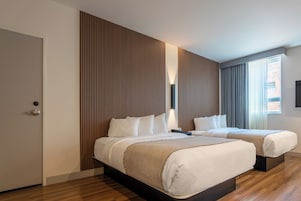 Cofre no quarto, secretária 