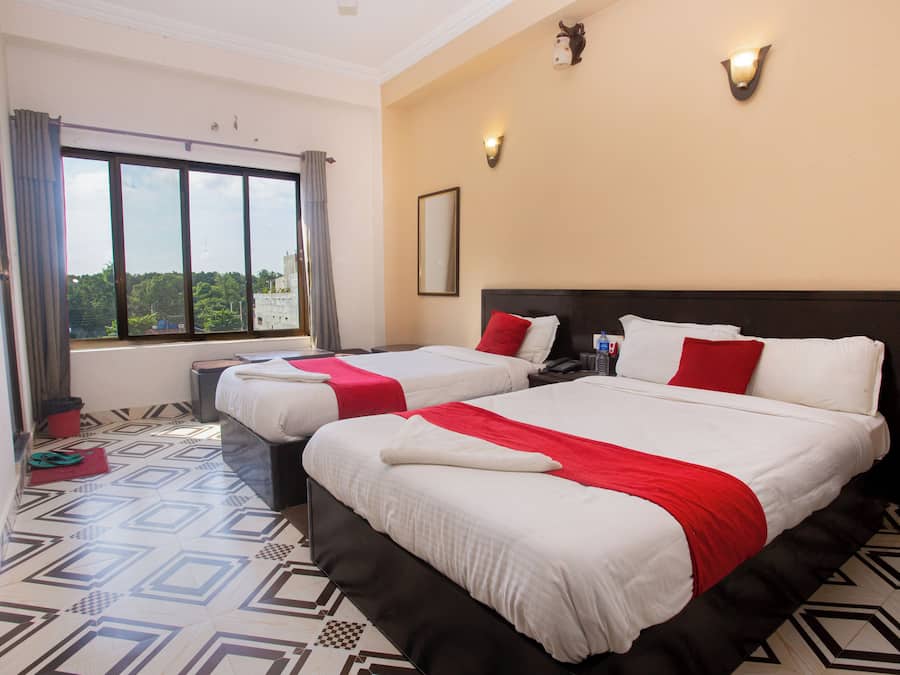 Quarto Deluxe, 1 quarto, não fumadores, vista para o jardim | Secretária adequada para computadores portáteis, ferro/tábua de engomar