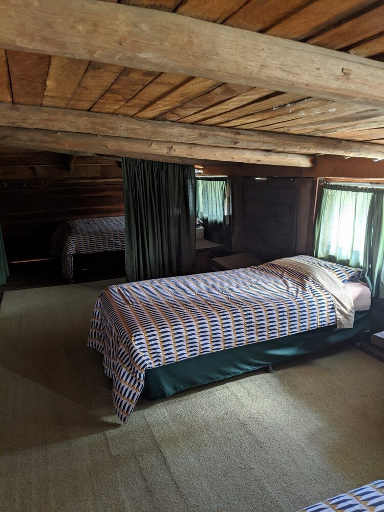 Rustic farmhouse overlooking beautiful dam with large inside and ...