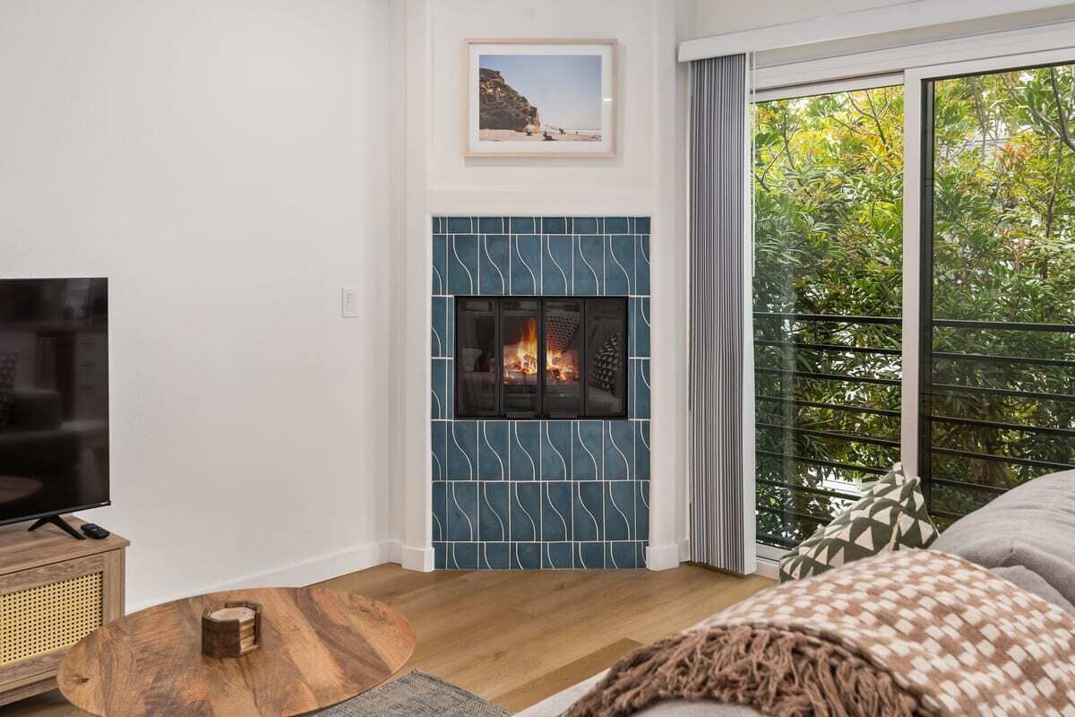 Renovated, 2bd High End Peak-a-boo Oceanview! - Encinitas, CA