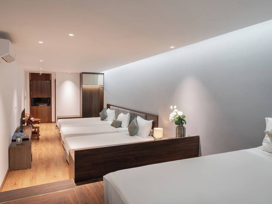 Quarto Familiar, várias camas | Roupa de alta qualidade, minibar, secretária