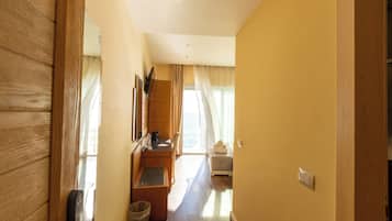 Quarto Duplo Standard, varanda, vista para o mar | Wi-fi grátis