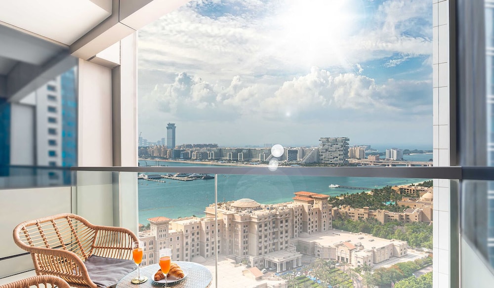 Fascinating Ocean Views In A One Bedroom - Dubai Marina