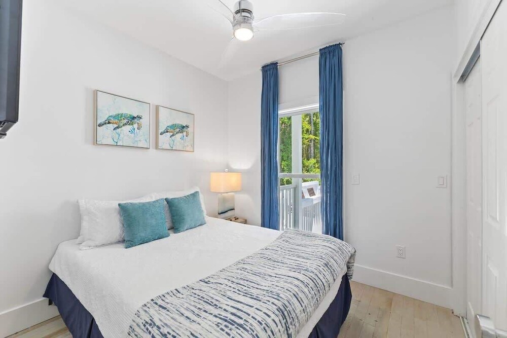 Seagrove Solace-Golf Cart Deals-Large Private Pool - Seagrove Beach | Vrbo