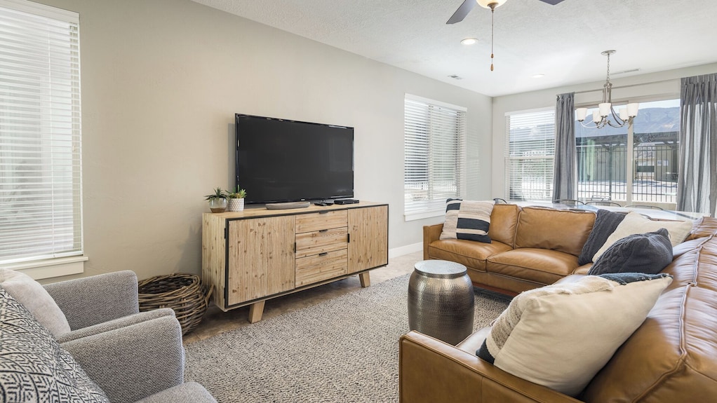 Entrada 631| Pet Friendly I Pool & Hot Tub I Garage - Moab, UT