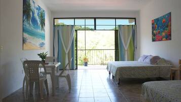 Quarto quádruplo, vista para o deserto | Wi-Fi de cortesia, roupa de cama