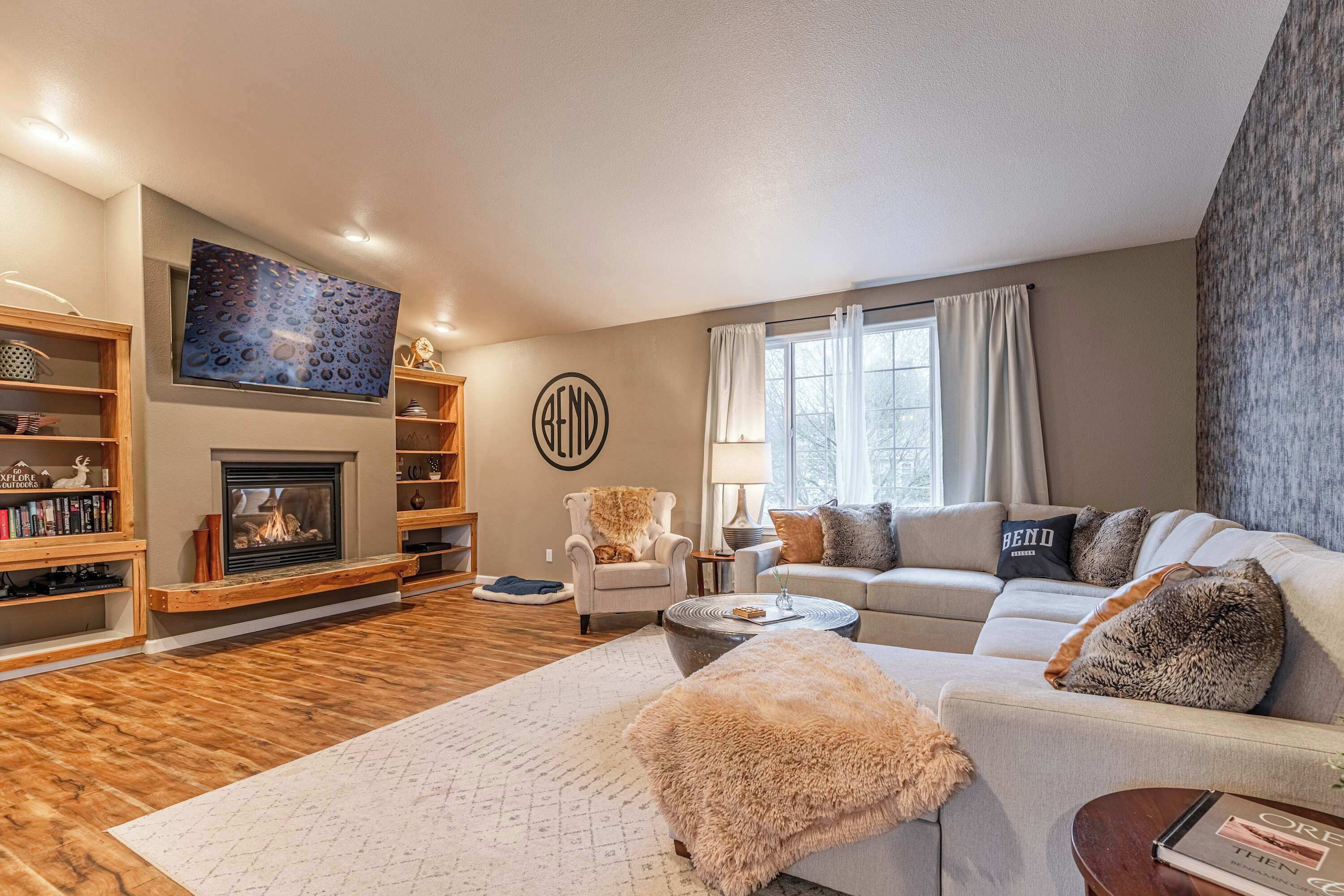 Pilot Butte Retreat | Hot Tub, Pool Table, Fam Fun - Bend, OR