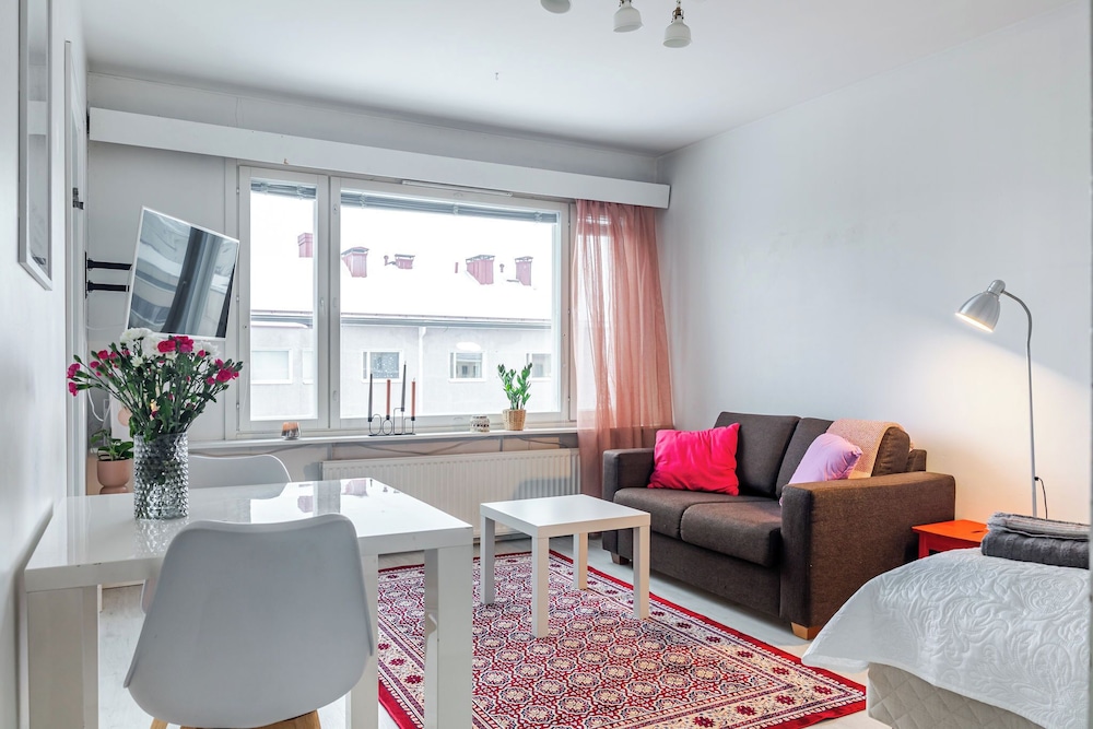 Nice Studio With Balcony In The Center - Lahti