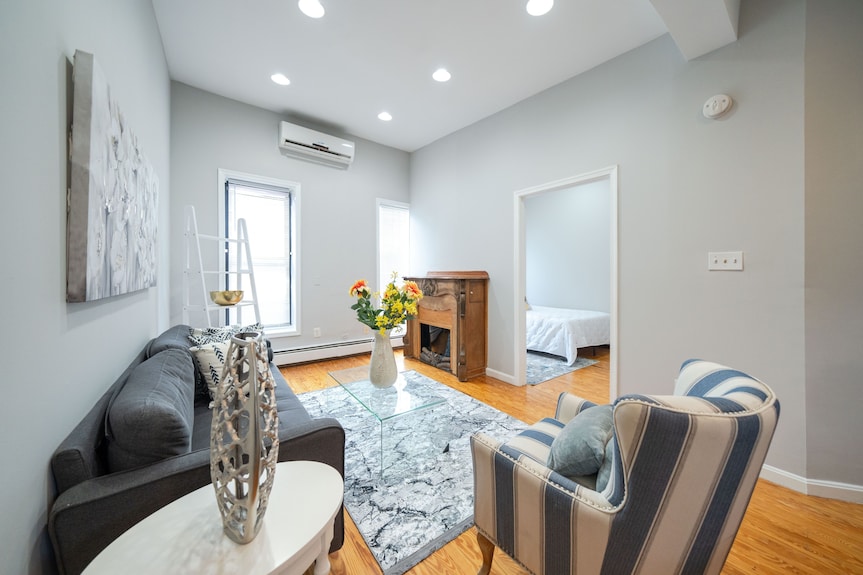 New! Logan Mansion Suite 4 - Silver Spring, MD