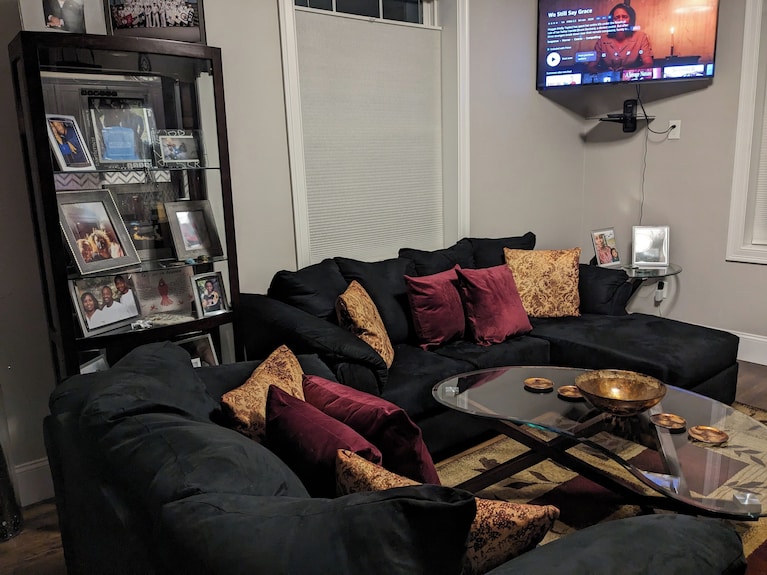 Charming 2-bedroom Condo With Wifi, Ac In Pleasant Taunton Only Renting Out A Rm - Bridgewater, MA