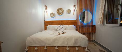 Quarto Duplo ou Twin Básico, varanda, vista para o oceano | Wi-fi grátis