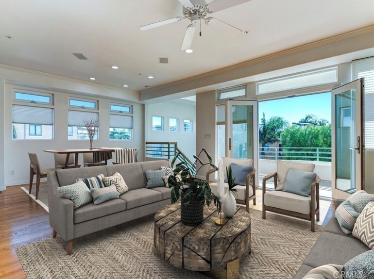 Sun Filled Home A Short Walk To The Beach, School, Shops And Restaurants. - Los Angeles Airport (LAX)