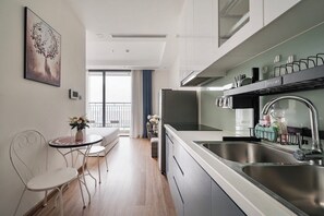 Suite-Estúdio Clássica, varanda, Vista para a cidade | Secretária, ferro/tábua de engomar, Wi-fi grátis