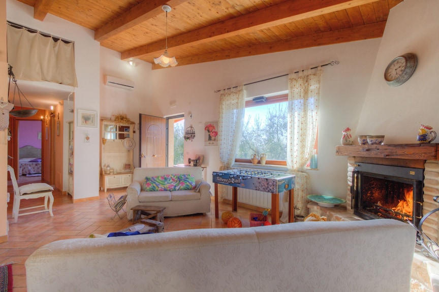 Positano Villa With View - Large Garden And Private Pool - 3 Bedrooms 2 Bathrooms - Scauri