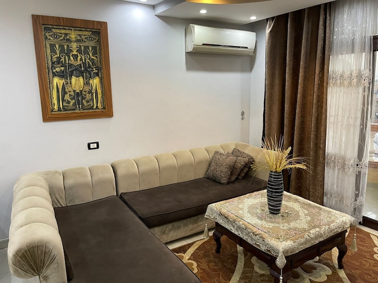 Great Pyramid Apartment - Egypt