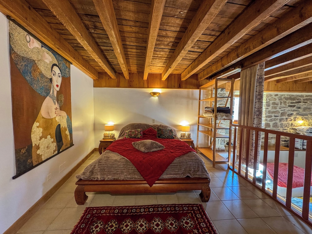 Chez Annaïk, 17th century farmhouse, an exceptional view of the Causse ...