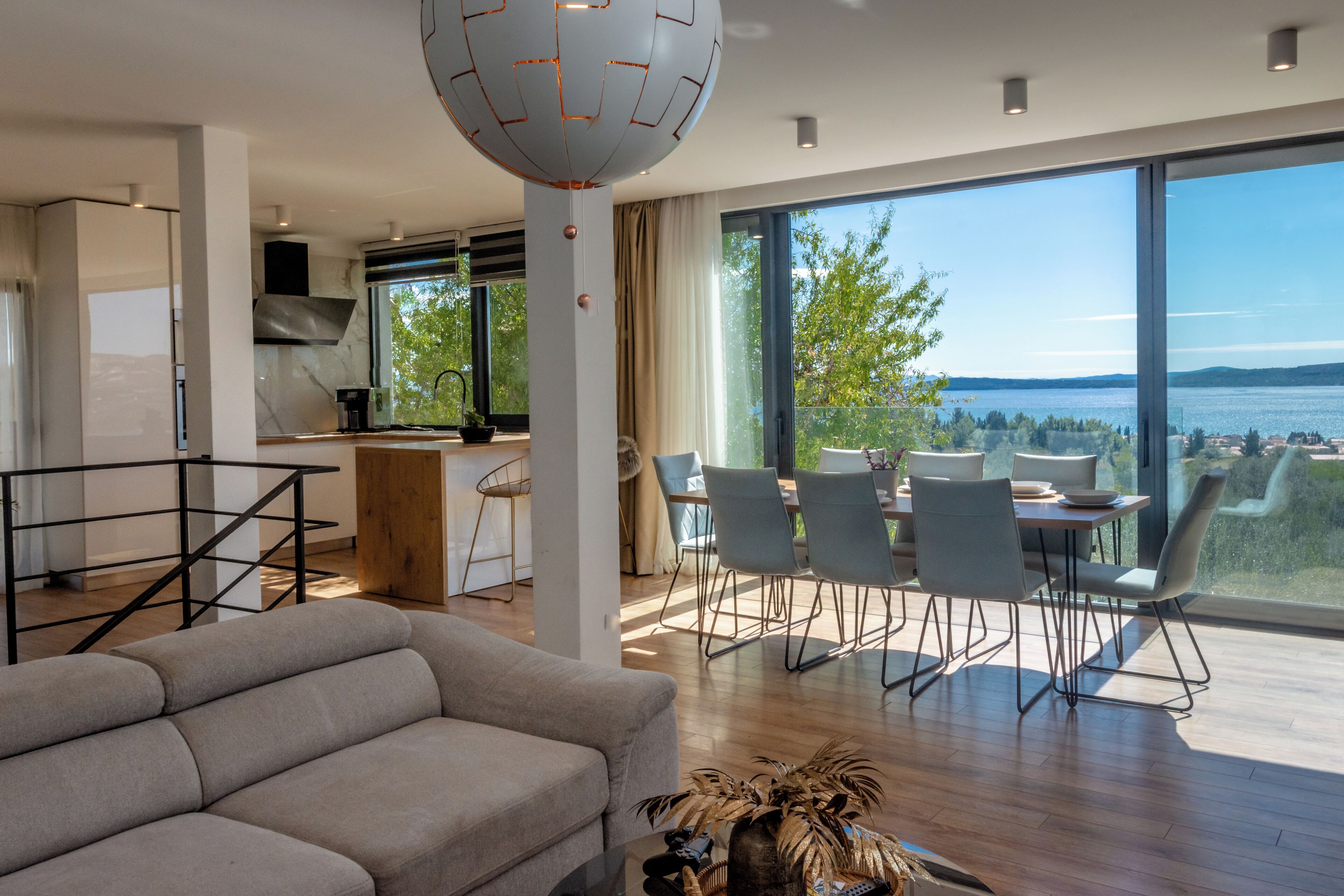 New Spacious 5-bedroom Villa In Peacefull Kaštel Lukšić With Heated Pool. - Split