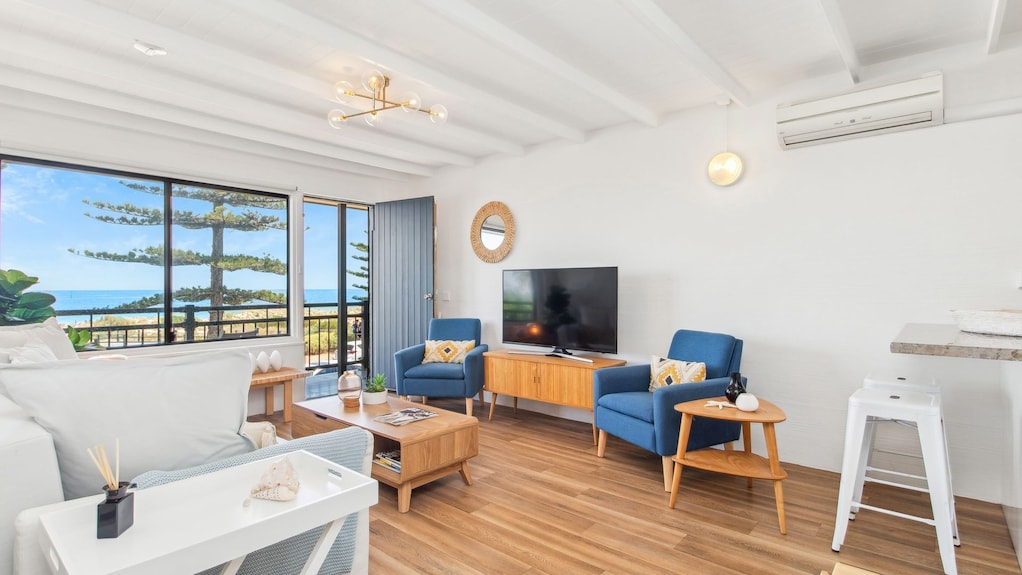 Belle Escapes - Waterfront Serenity In Seacliff - South Australia