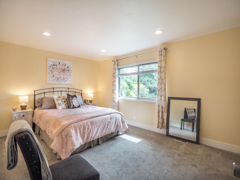 Luxury Capitola 2 Br Charmer Minutes From The Beach - San Francisco Bay Area, CA